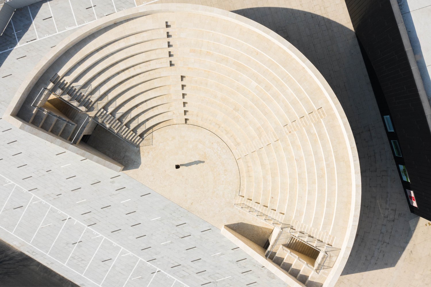 Modern Amphitheatres – BE OPEN BLOG