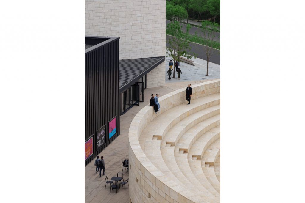 Modern Amphitheatres – BE OPEN BLOG