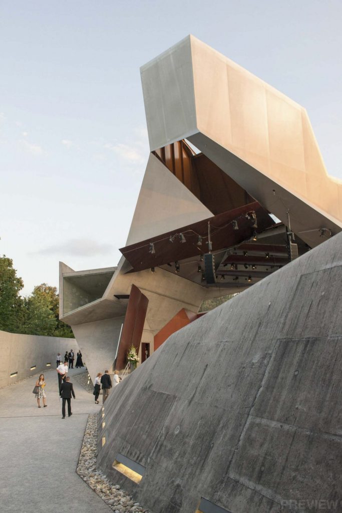 Modern Amphitheatres – BE OPEN BLOG